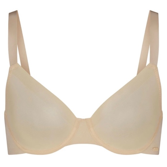 SKIMS | Intimates & Sleepwear | Skims No Show Molded Unlined Balconette ...